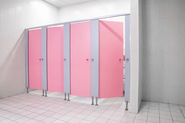 Femme toilettes Stock Photos, Royalty Free Femme toilettes Images ...