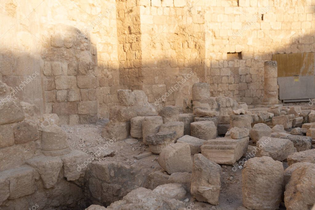 Monte Herodión y las ruinas de la fortaleza del rey Herodes dentro de ...