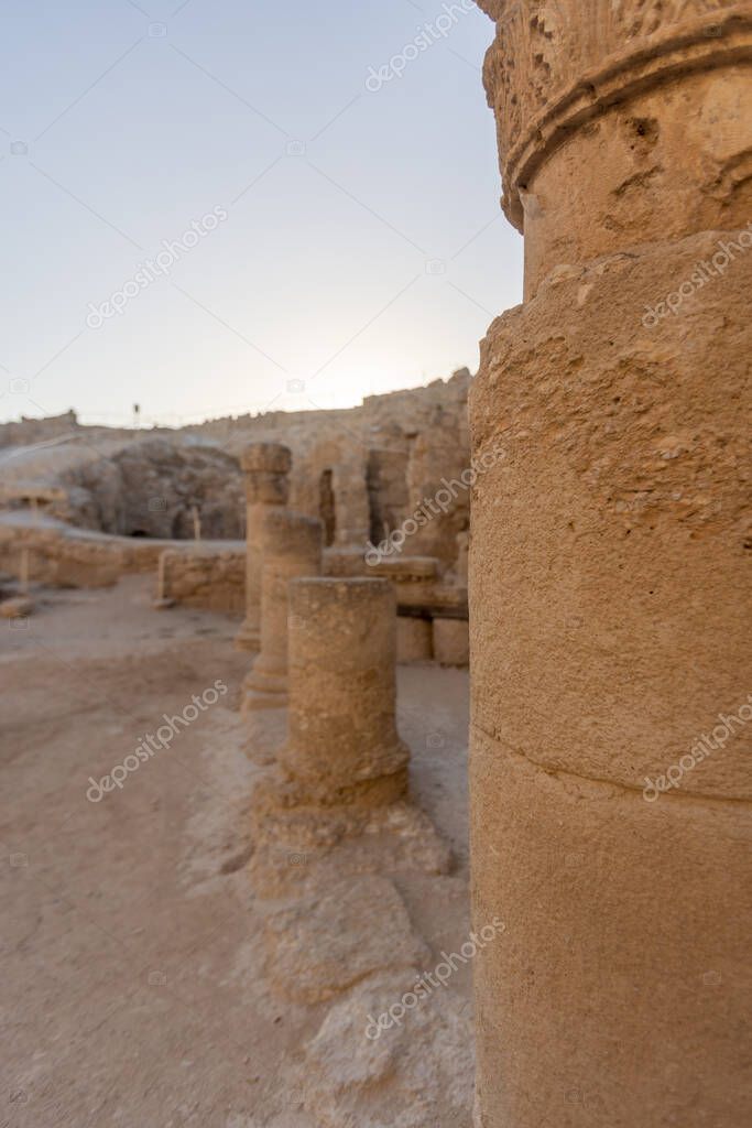 Monte Herodión y las ruinas de la fortaleza del rey Herodes dentro de ...