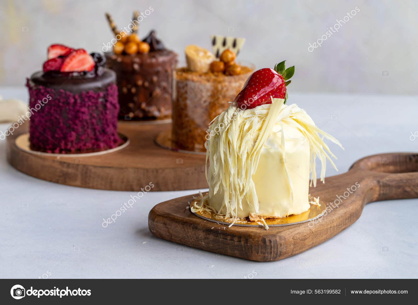 Types Cakes Varieties Small Cakes White Background Bakery Products ...
