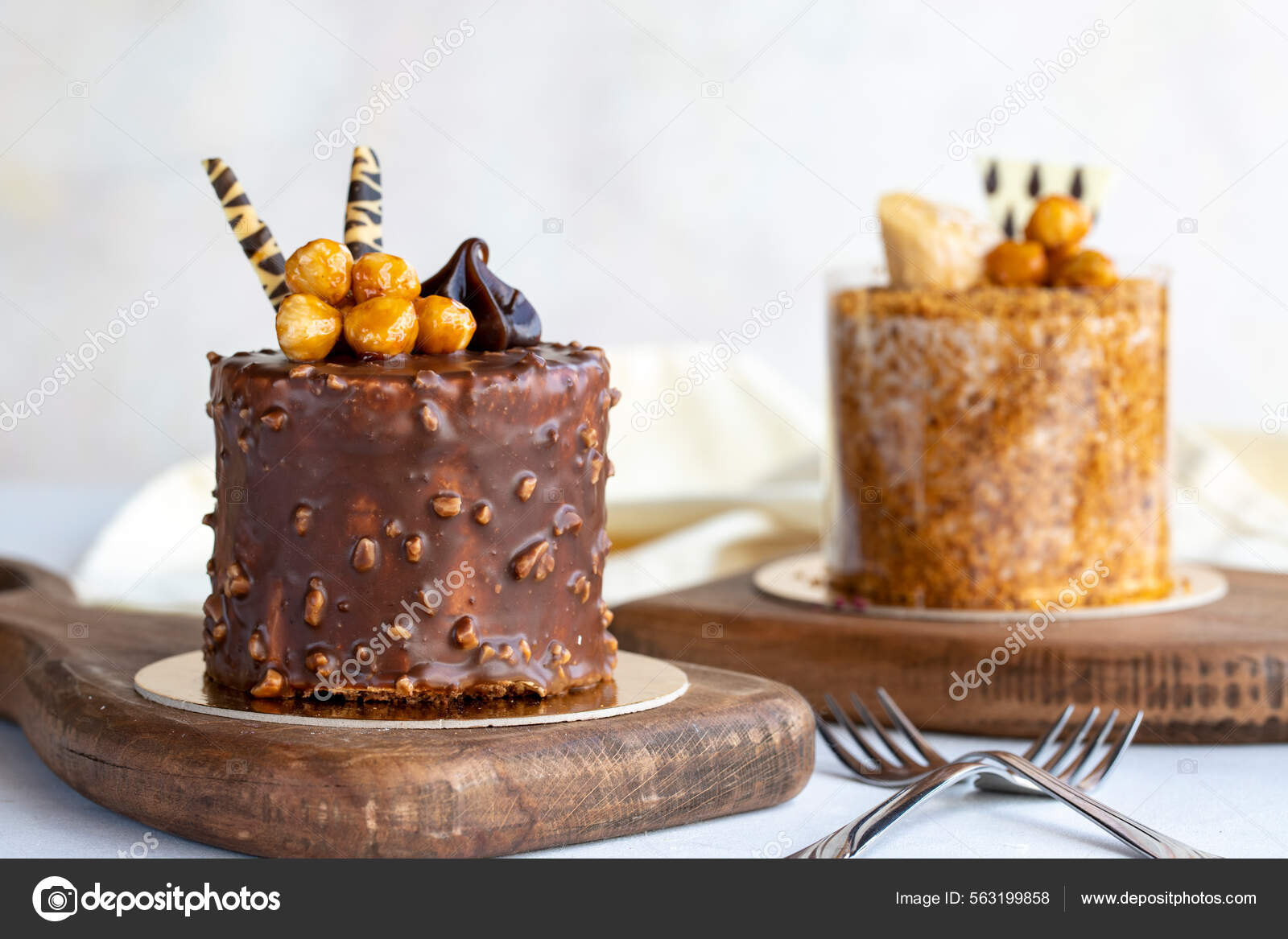 Types Cakes Varieties Small Cakes White Background Bakery Products ...