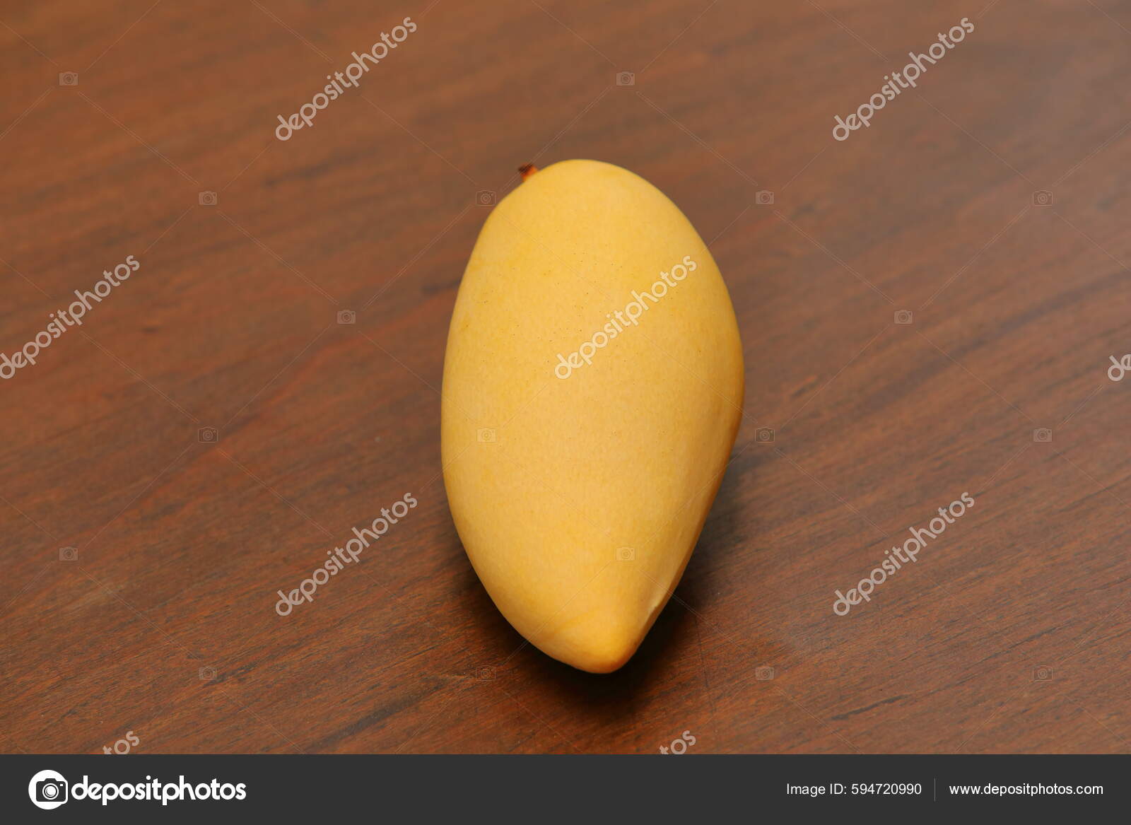 Mangifera Indica Mango Wood Flooring — Stock Photo © Bobbe3979 #594720990