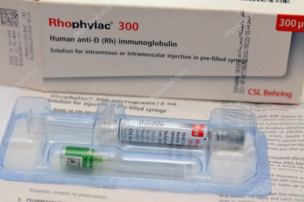 Cairo, Egipto, 17 de enero de 2022: Inmunoglobulina humana anti-D (Rh) Rhophylac 300 g ...