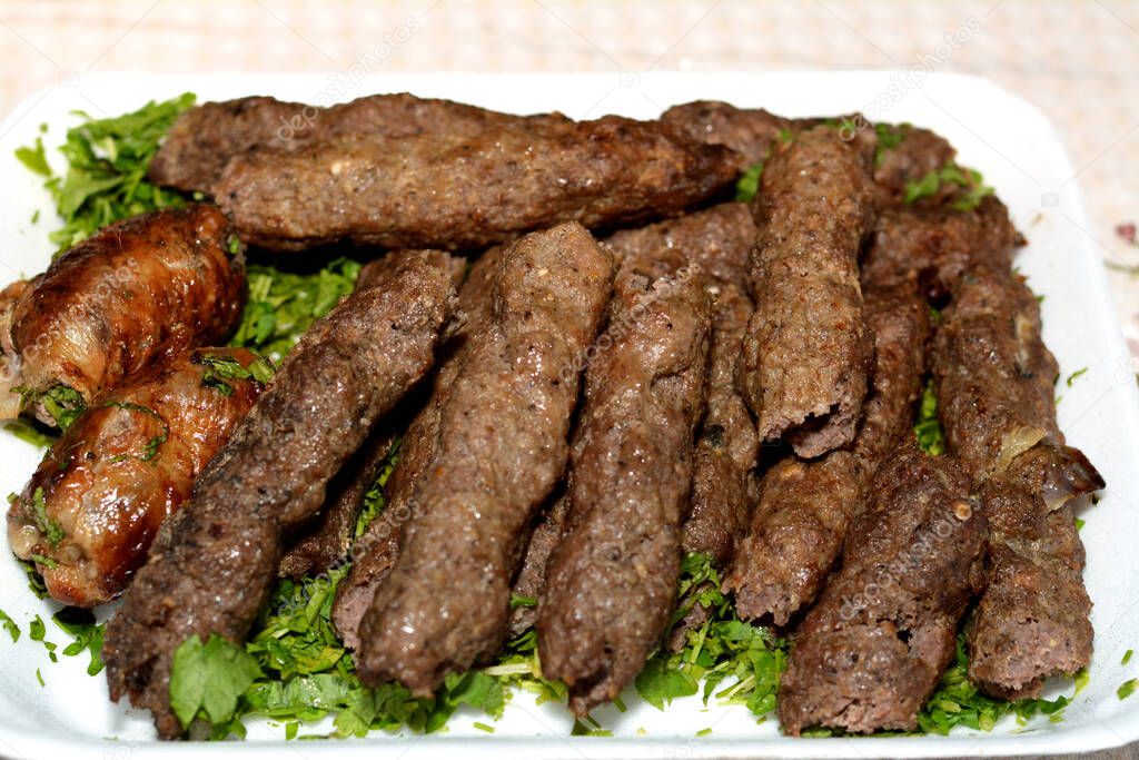 Cocina rabe tradicional de carne de res Kofta, kebab y tarb kofta que ...