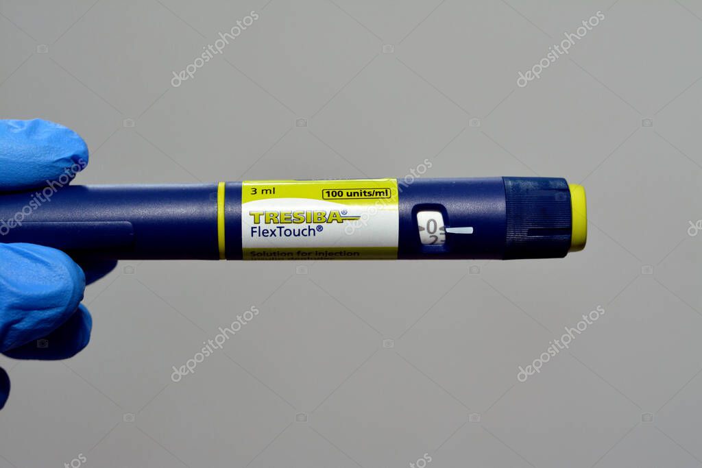 Cairo, Egipto, 4 de octubre de 2022: Tresiba FlexTouch 100 unidades por ...