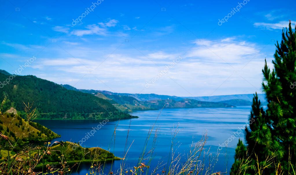 La belleza del lago Toba, que es un lago de caldera, proviene de una ...