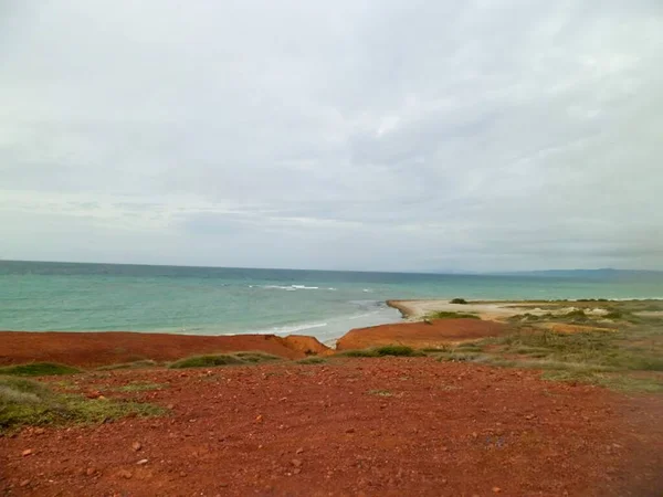 La playa roja fotos de stock, imágenes de La playa roja sin royalties ...