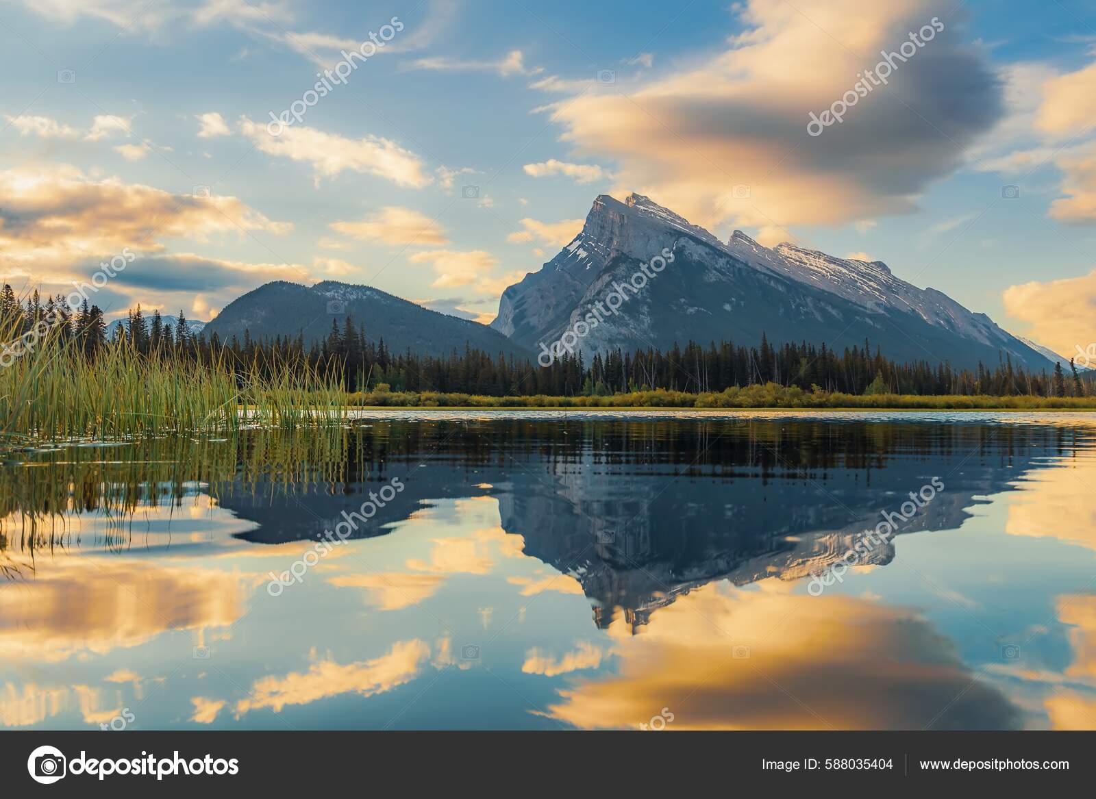 Sunrise Reflections Banff Mountain Lake Summer — Stock Photo ...