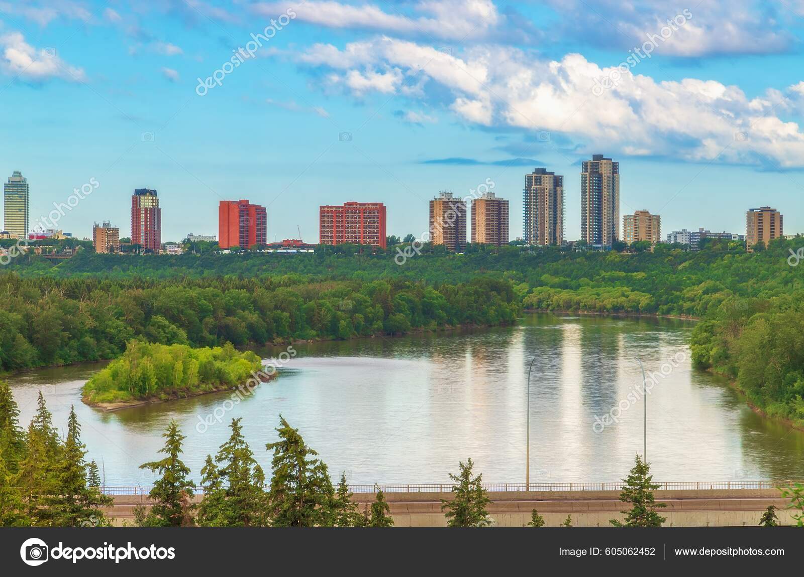 Downtown Edmonton Skyline River Valley — Stock Photo © liser1227 #605062452