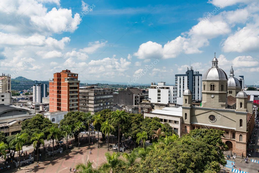 Pereira, Risaralda, Colombia. Febrero 3, 2022: Plaza Bolívar paisaje ...