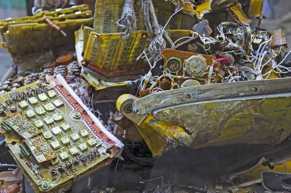 E waste scrap Stock Photos, Royalty Free E waste scrap Images ...