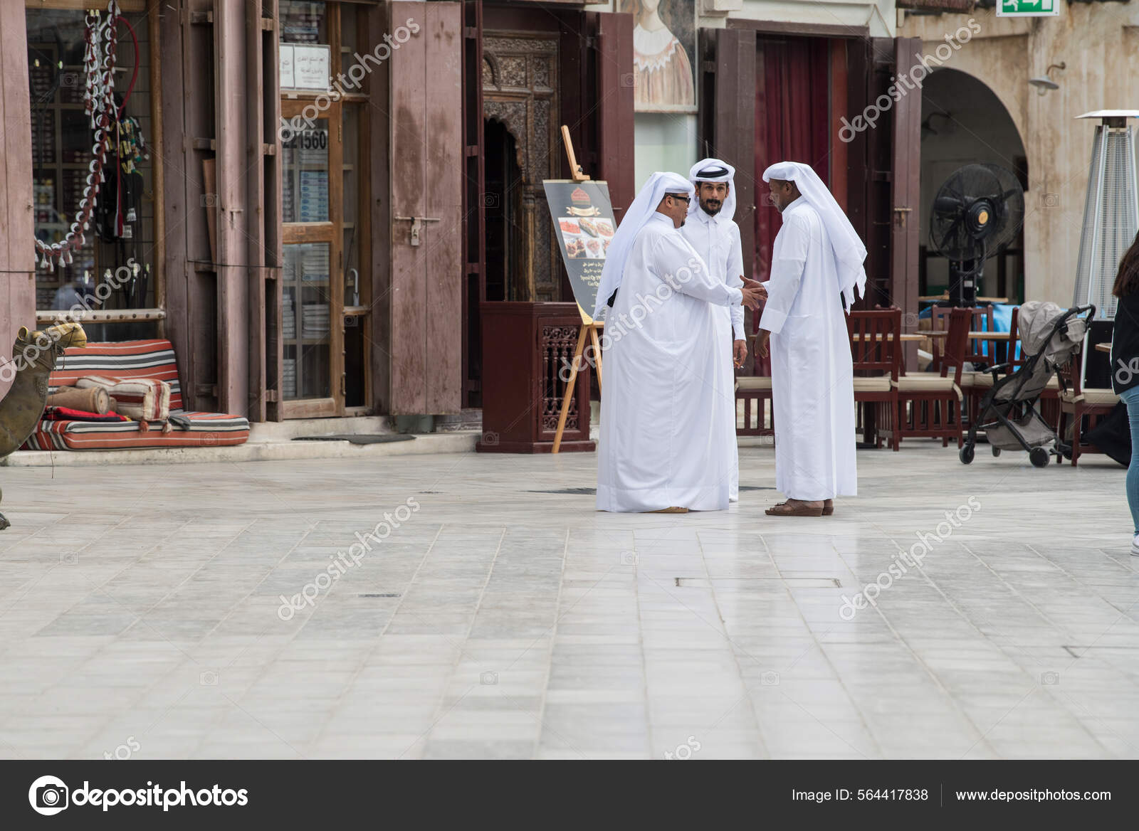Doha Qatar April 2022 Qatari Locals Traditional Attire Hang Out — Stock ...
