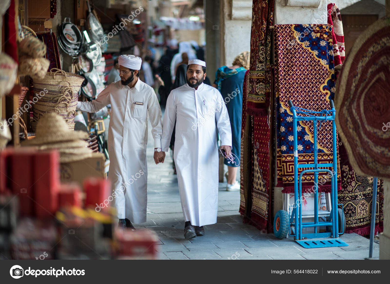 Doha Qatar April 2022 Qatari Locals Traditional Attire Hang Out – Stock ...