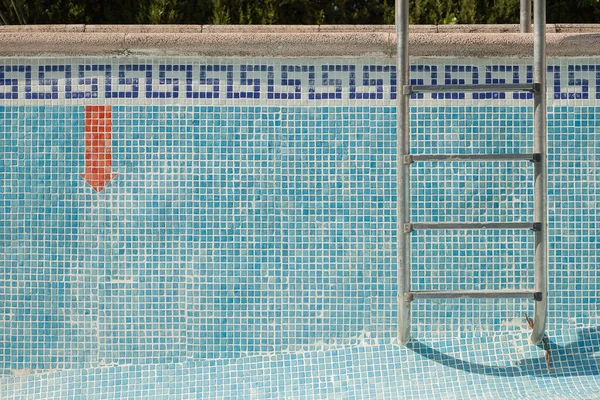 Pool ladder Stock Photos, Royalty Free Pool ladder Images | Depositphotos