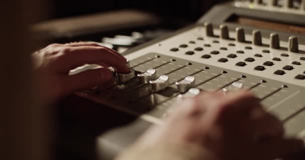 3,656 Output Videos, Royalty-free Stock Output Footage | Depositphotos