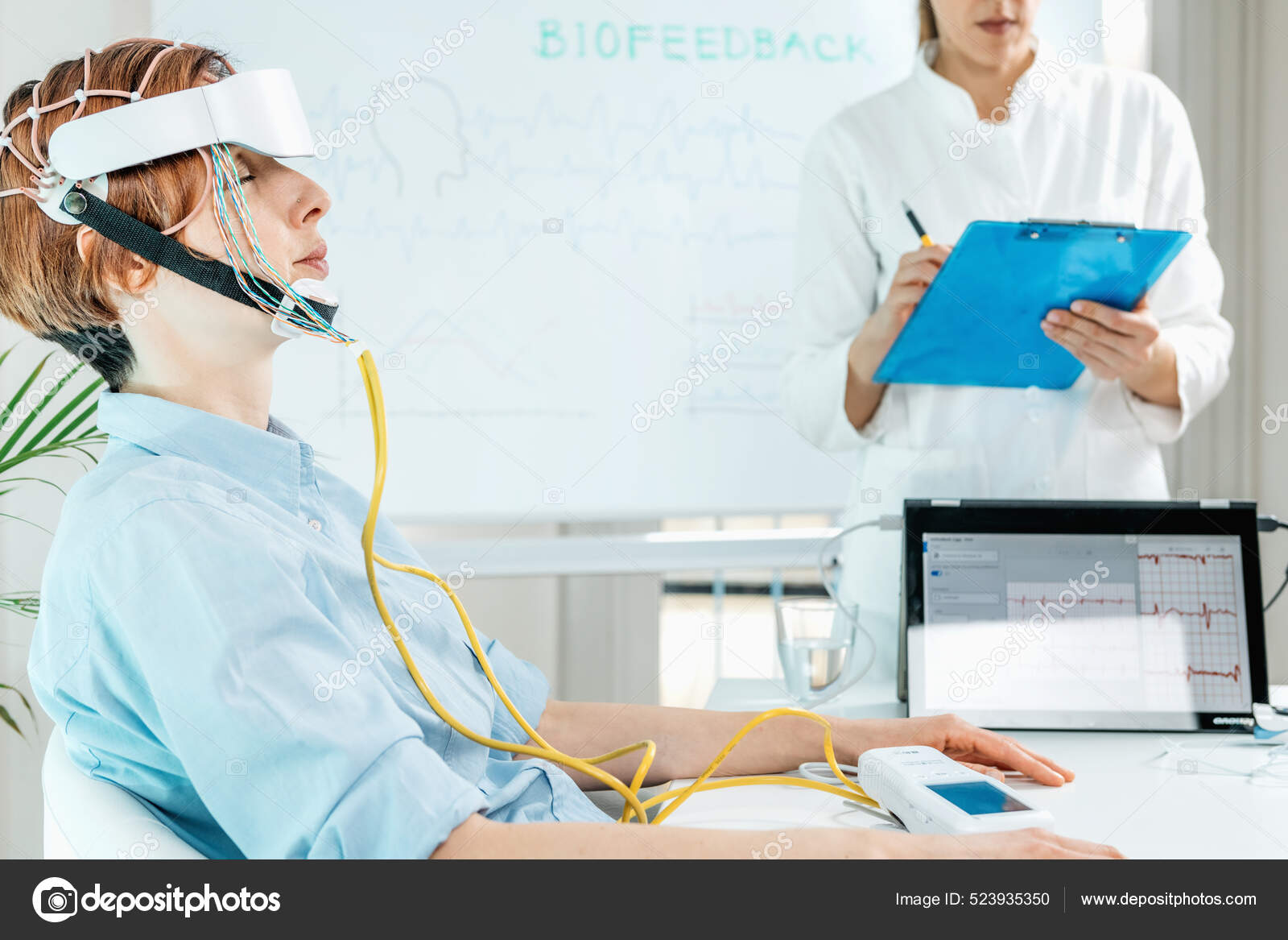 Biofeedback Eeg Training Monitoring Brain Activity Using Brainwave ...