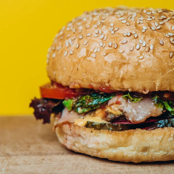 burger meat cheese fast food sandwich lunch meal - Stock Image - Everypixel