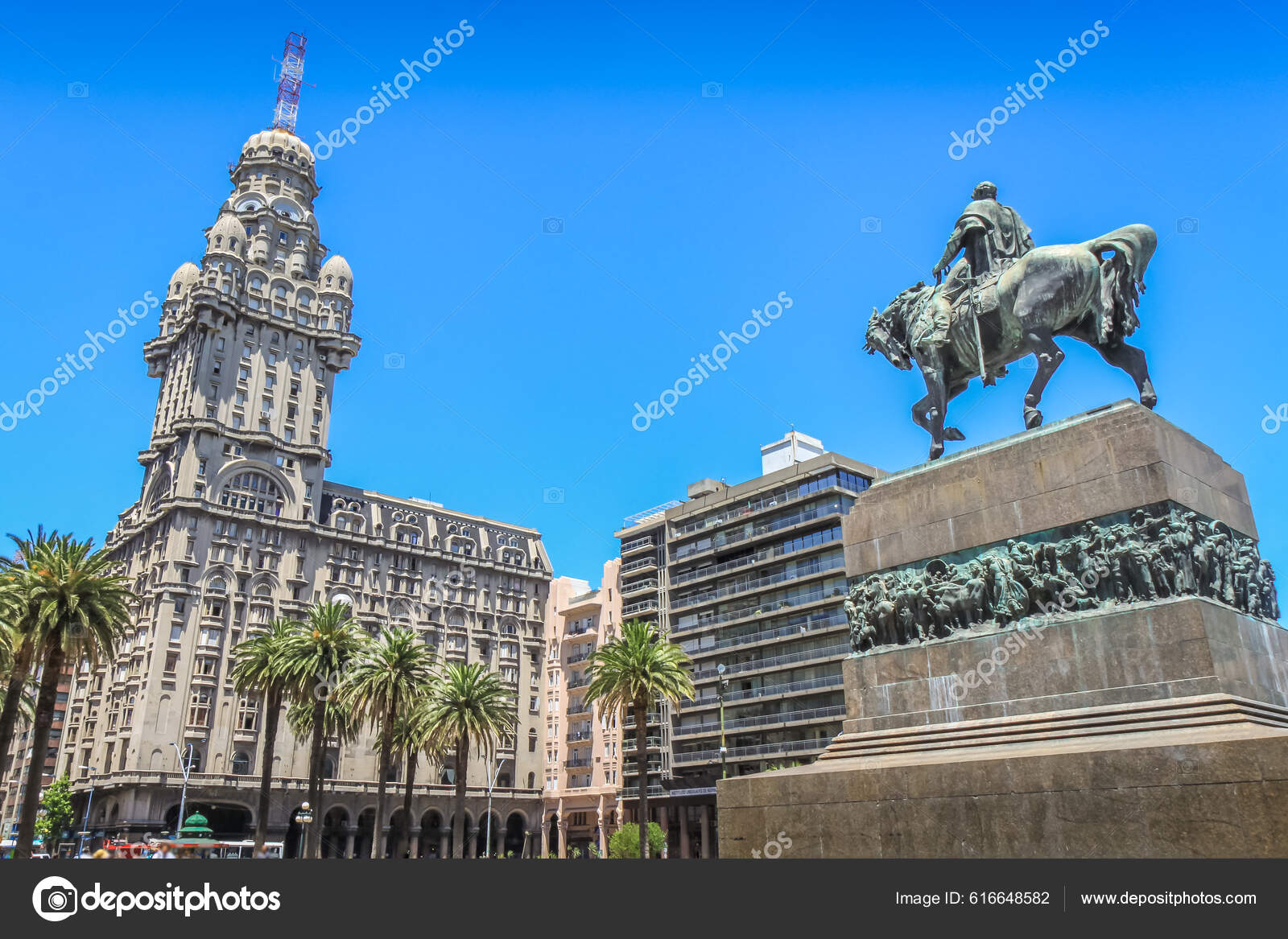 Plaza Independencia Independence Square Montevideo Sunny Day Uruguay ...