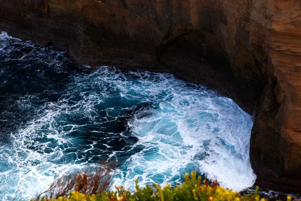 Cliff ocean Stock Photos, Royalty Free Cliff ocean Images | Depositphotos