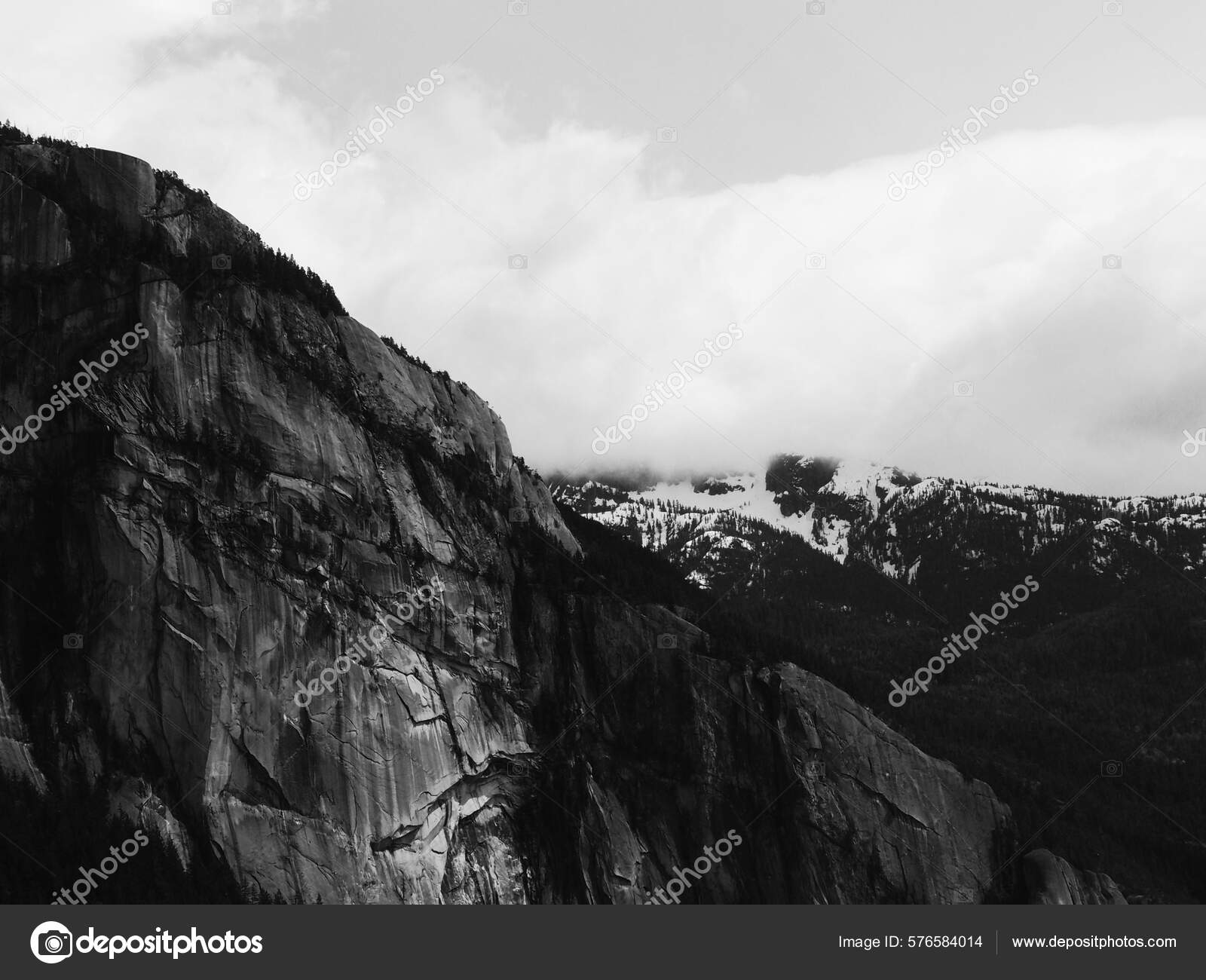 Grayscale Shot Some Cliffs Cloudy Sky — Stock Photo © wirestock ...