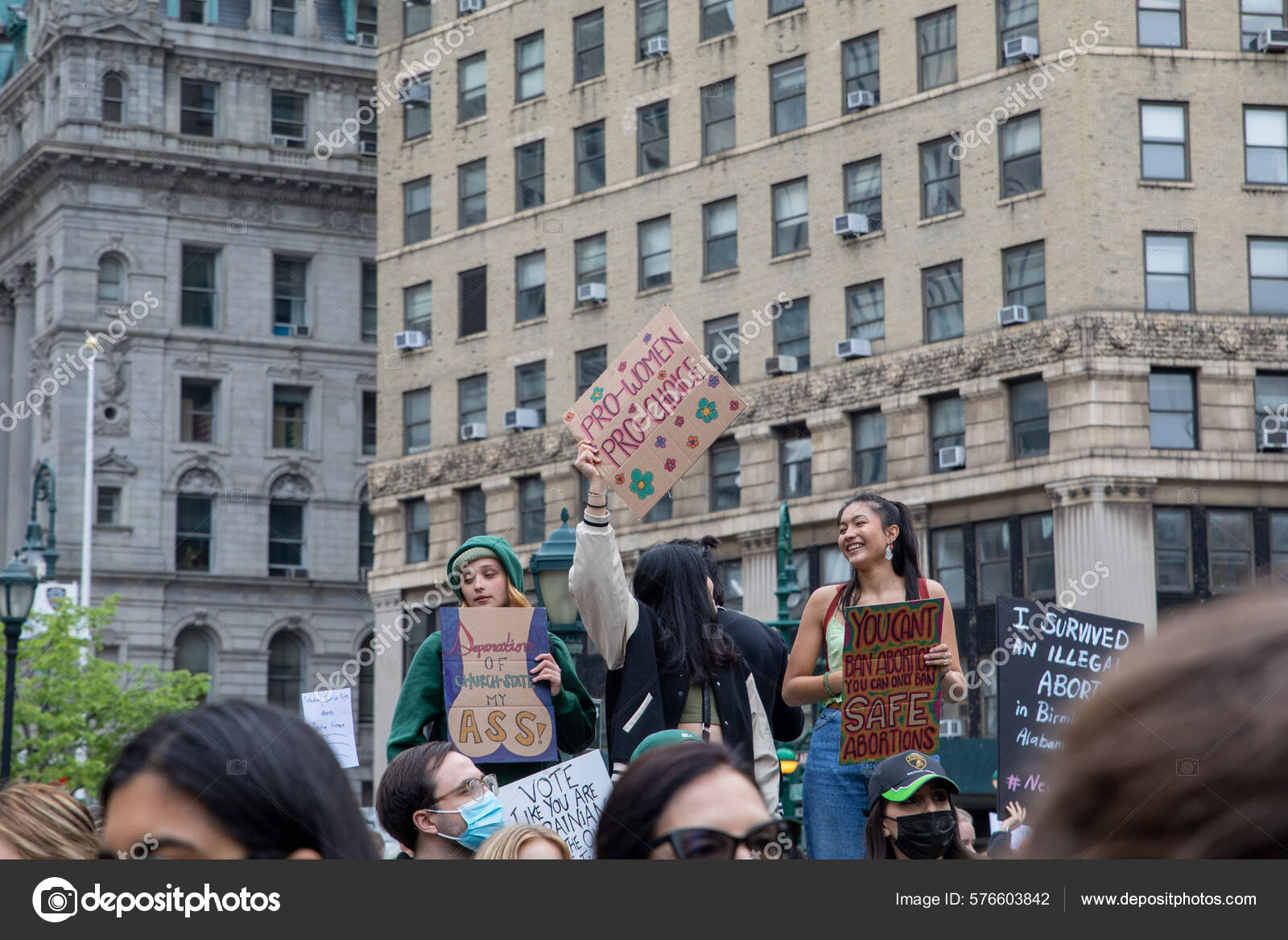 Crowd Holding Cardboard Sign Foley Square New York Usa 2022 — Stock ...
