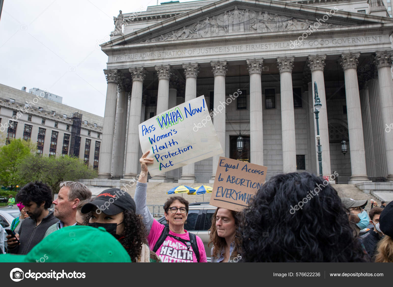 Crowd Holding Cardboard Sign Foley Square New York Usa 2022 — Stock ...