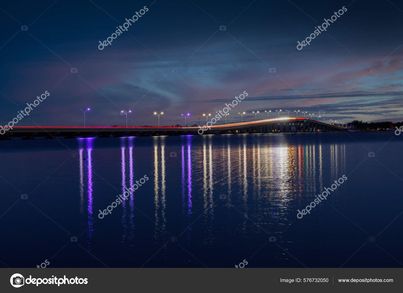 Beautiful Shot Some Lights Bridge Reflecting Sea — Stock Photo ...