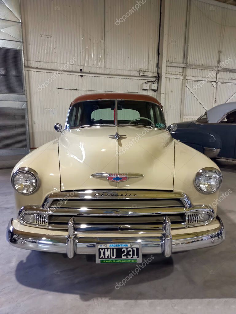 Avellaneda, Argentina - 8 de mayo de 2022: Old cream Chevrolet Chevy ...