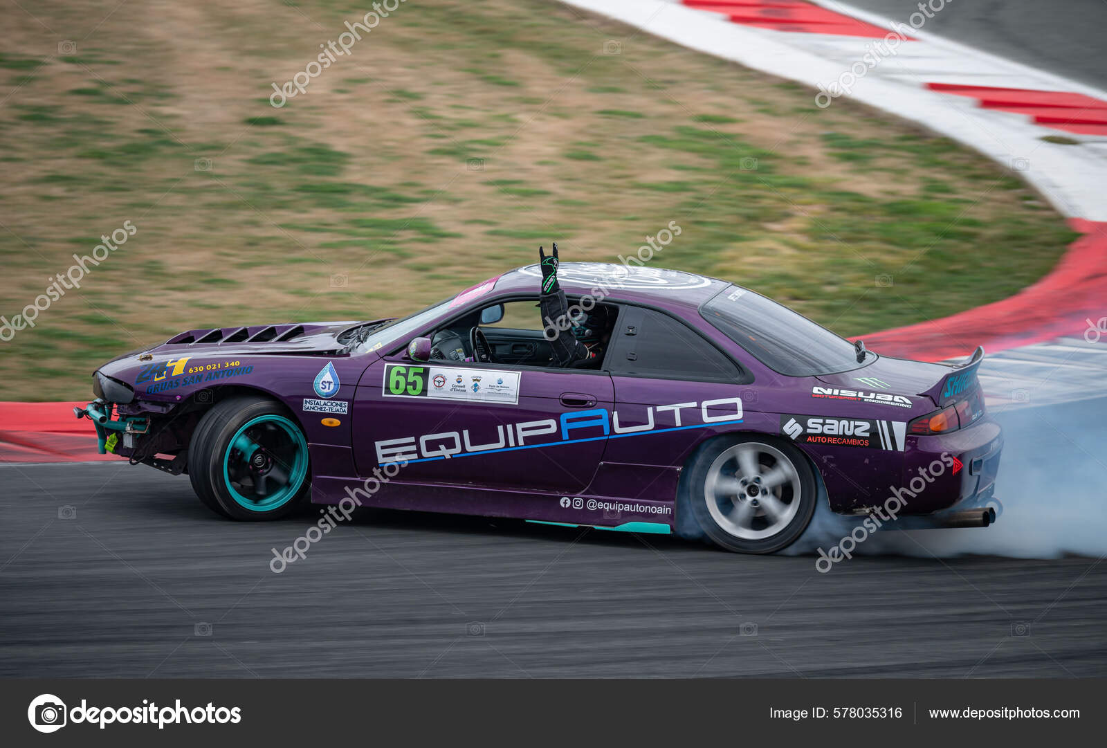 Nissan Silvia S14 Zenki Drifting
