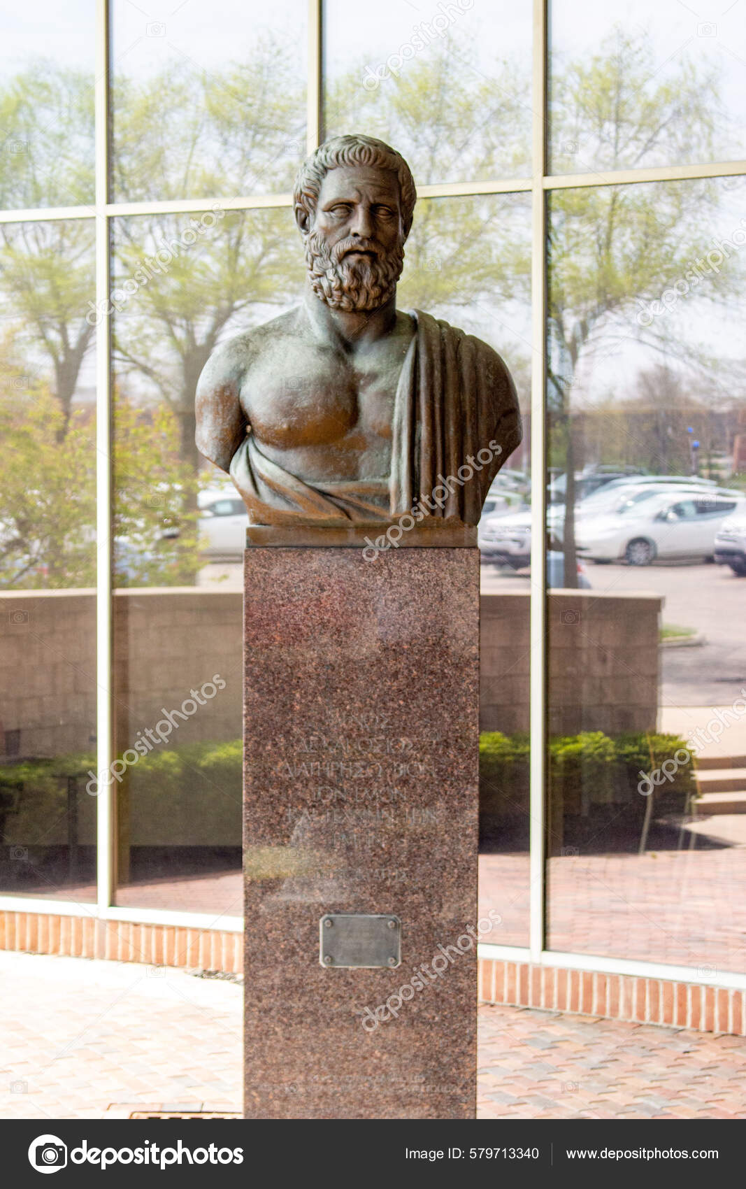 Vertical Shot Bust Hippocrates Platform Medical School Building — Stock ... Vertical Shot Bust Hippocrates Platform Medical School Building — Stock ...