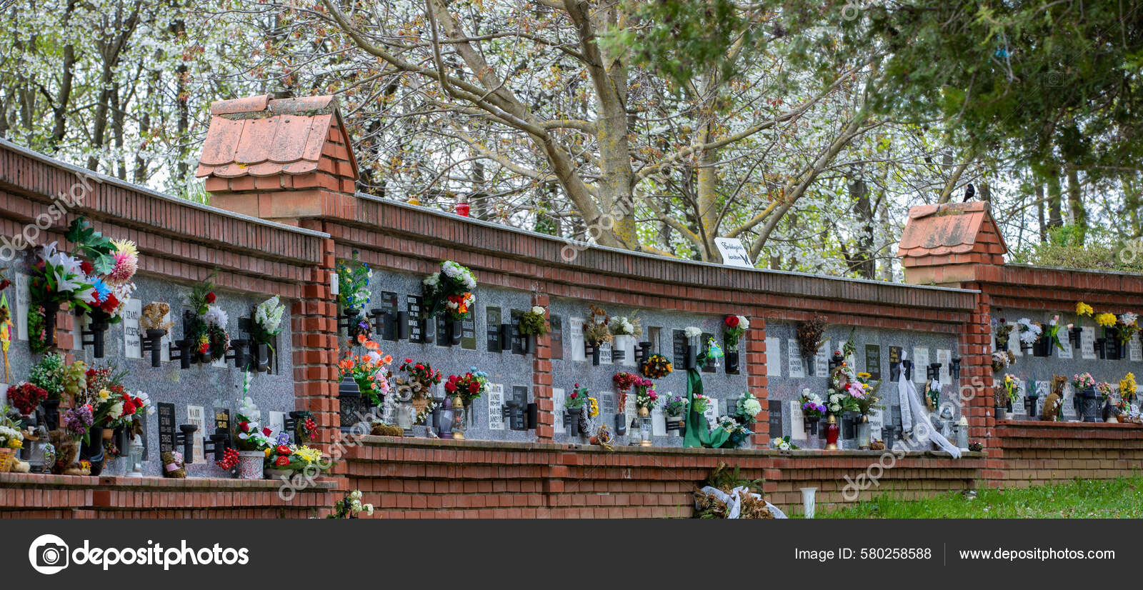One Oldest Largest Cemeteries City – Stock Editorial Photo © wirestock ...