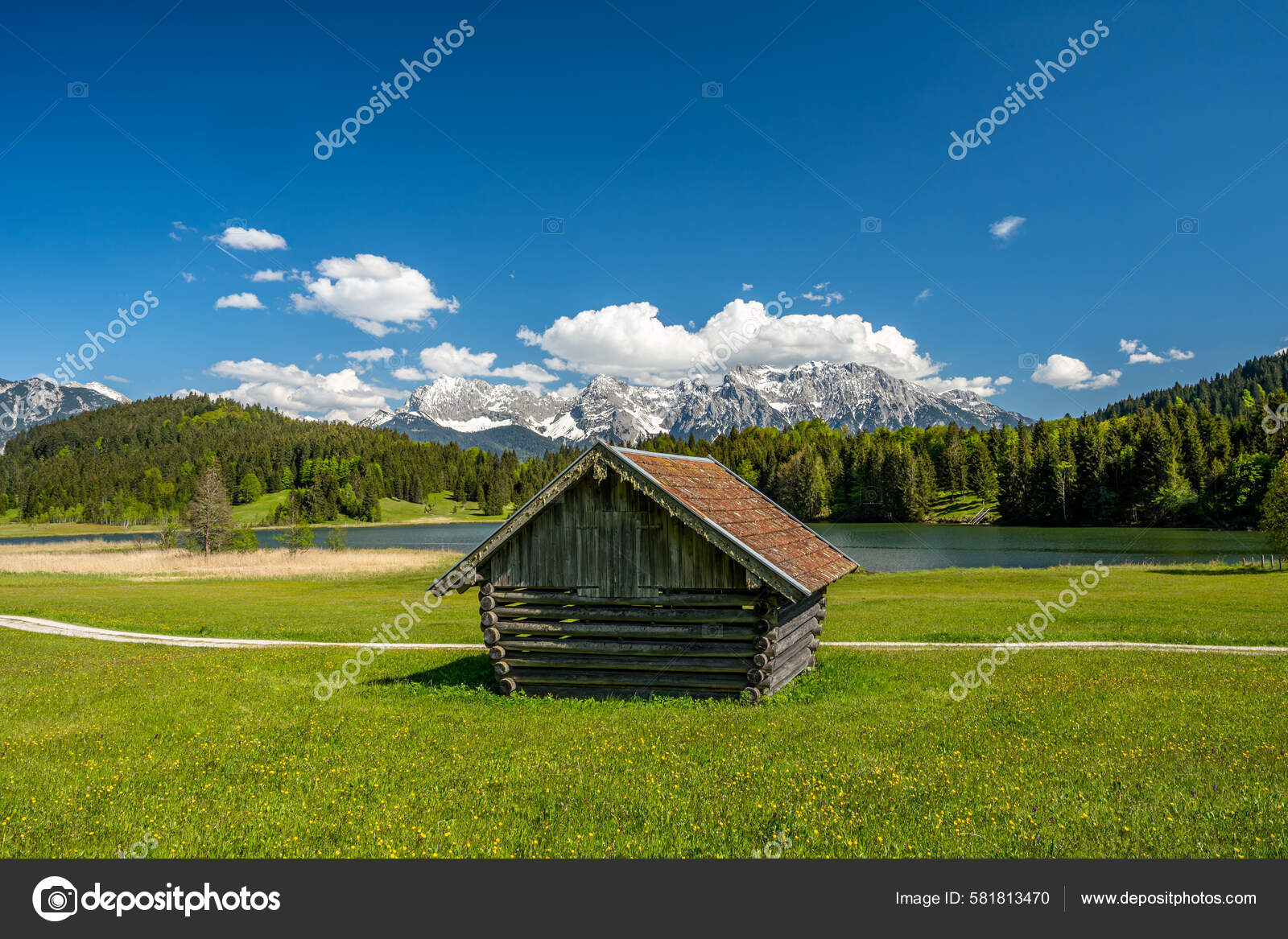 Closeup Beautiful Log Cabin Geroldsee Lake Karwendel Mountains Bavaria ...