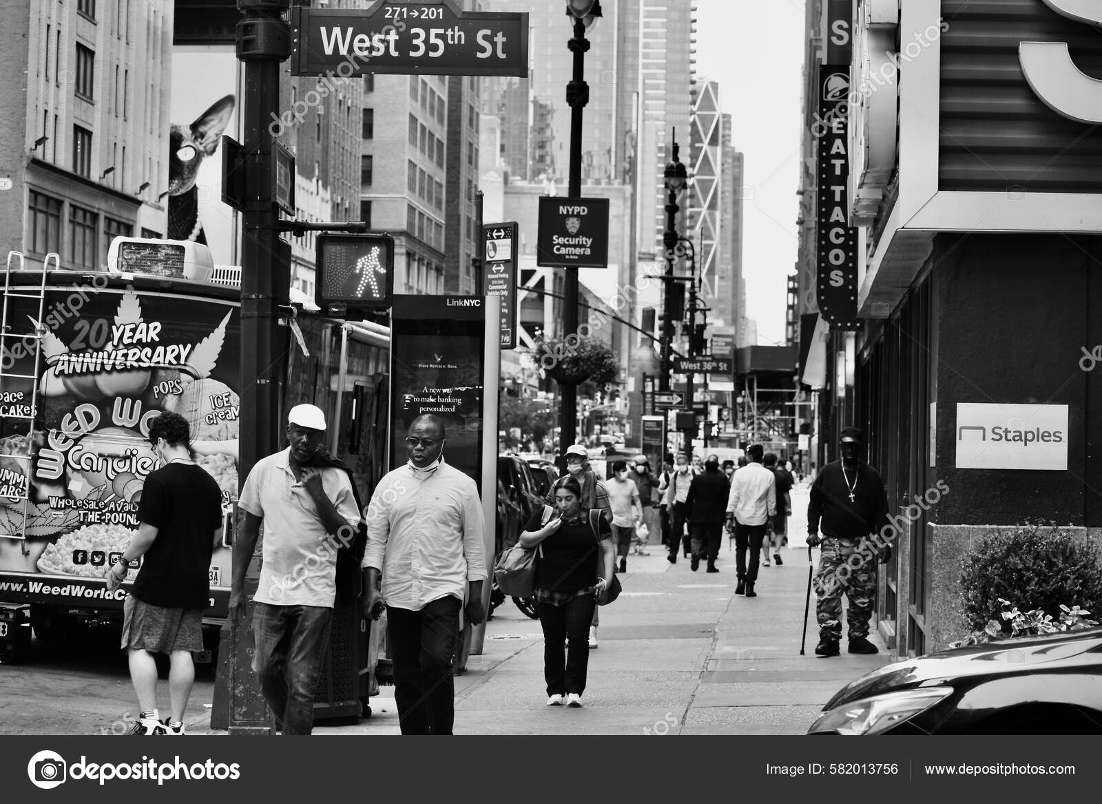 Grayscale Shot People Walking Streets Midtown Manhattan Nyc – Stock ...