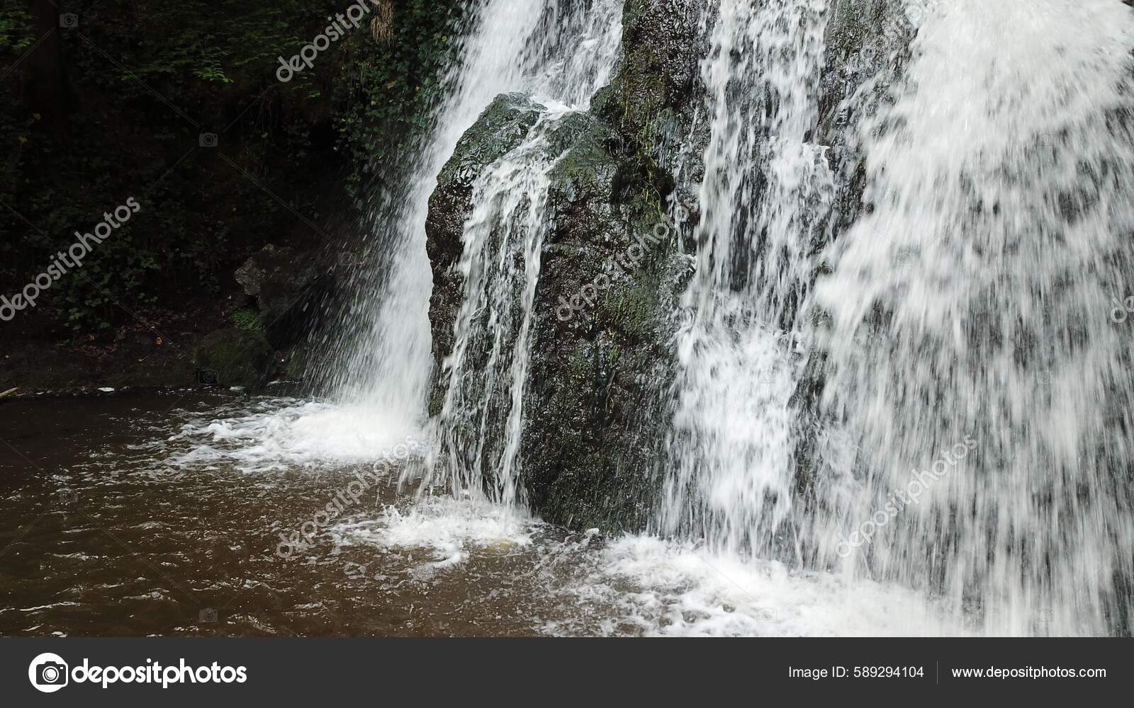 Beautiful Shot Waterfall Splashing Stone — Stock Photo © wirestock ...