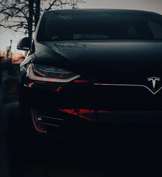 Tesla loading Stock Photos, Royalty Free Tesla loading Images ...