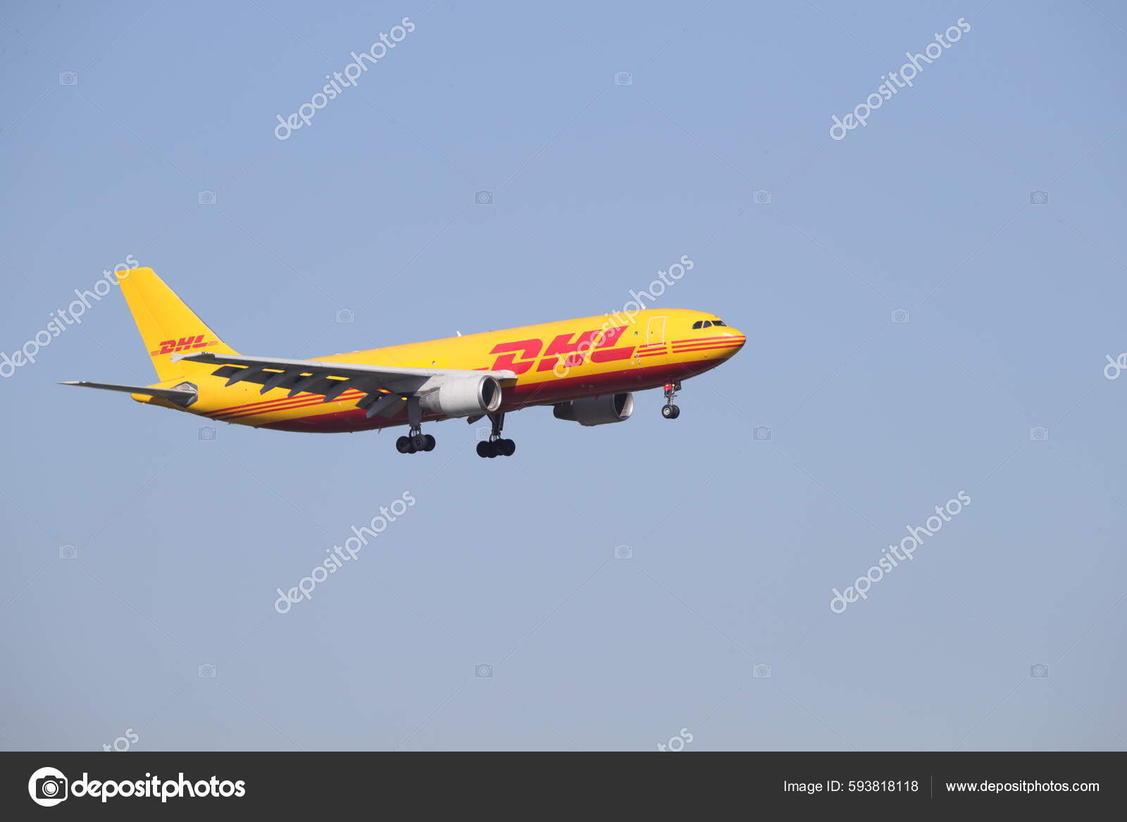 Planes Flying Takeoff Landing Some Dhl Flight Cargo — Stock Editorial ...