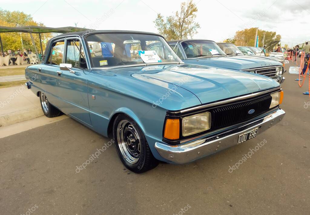 Disparo Viejo Azul 1980 Ford Falcon Futura Sedán Coche Familiar — Foto ...