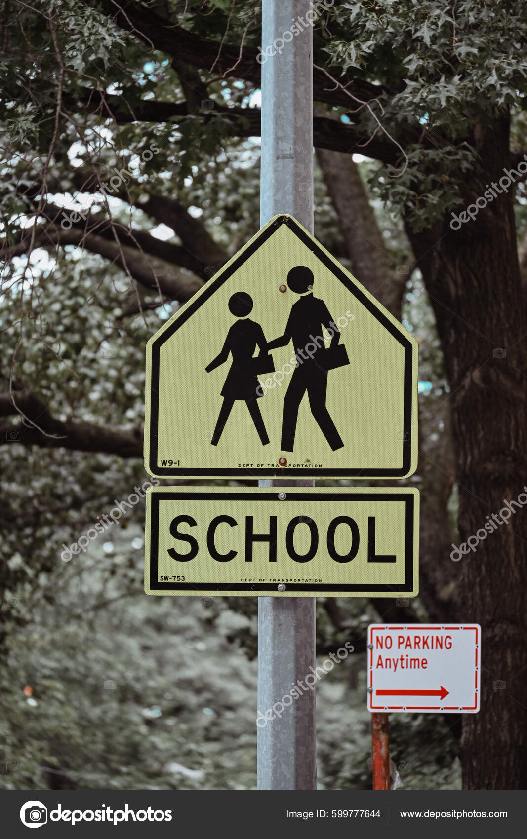 Vertical Shot School Crossing Sign — Stock Photo © wirestock_creators ... Vertical Shot School Crossing Sign — Stock Photo © wirestock_creators ...