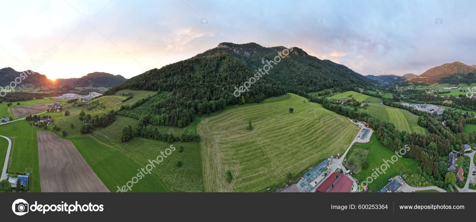 Aerial Panoramic Shot Hillside Forest Houses Foothills — Stock Photo ...
