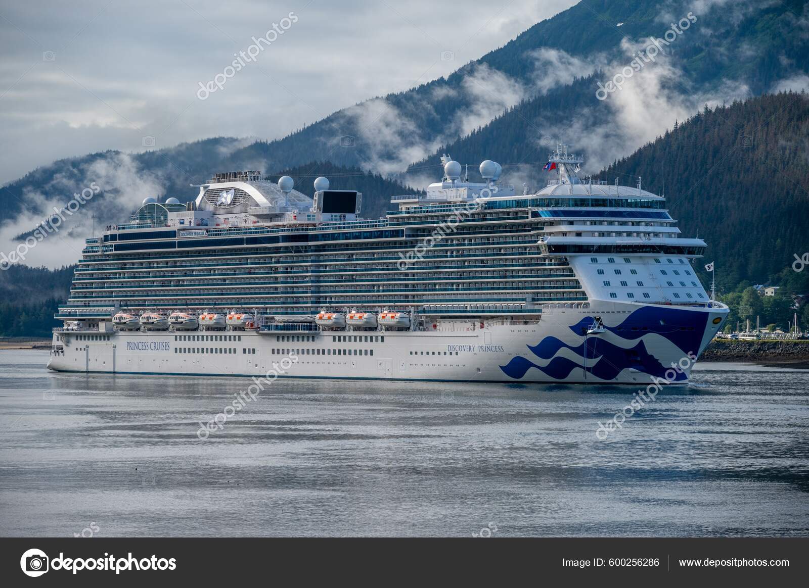 Juneau Alaska July 2022 Cruise Ship Discovery Princess Arriving Juneau's — Stock Editorial Photo ...