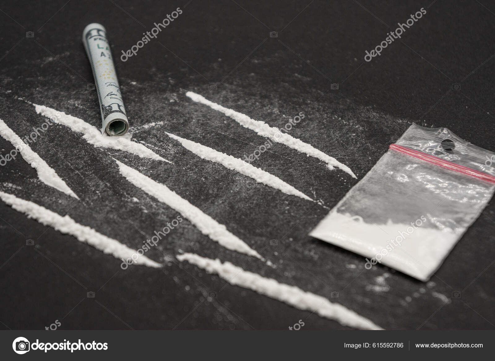 Cocaína Separada Pistas Una Mesa Oscura Cocaína Paquete Plástico Sobre ...