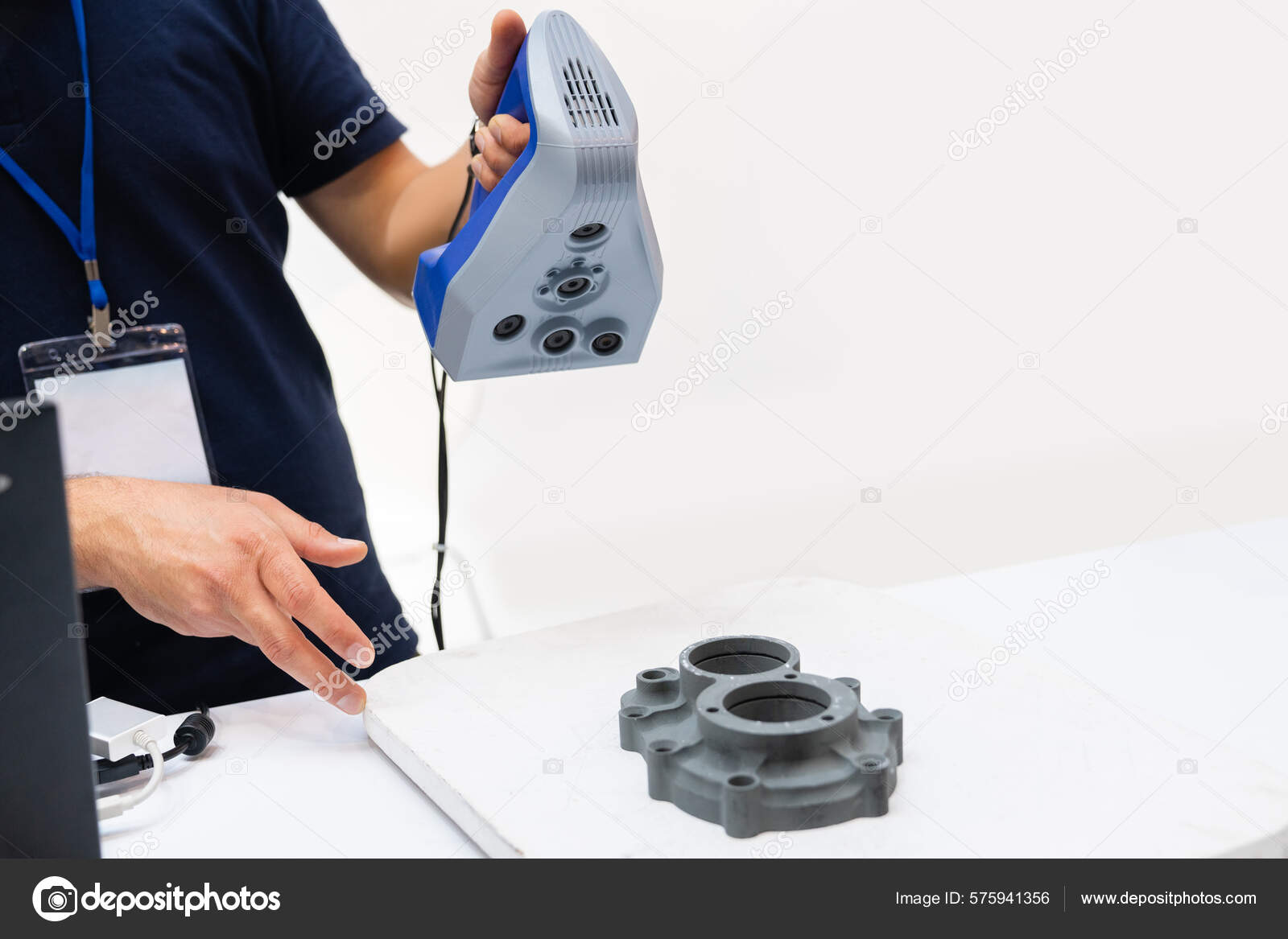 Engineer Scans Detail Scanner Reverse Engineering — Stock Photo ...