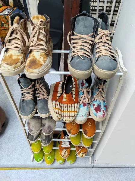 Reuse shoes fotos de stock, imágenes de Reuse shoes sin royalties ...