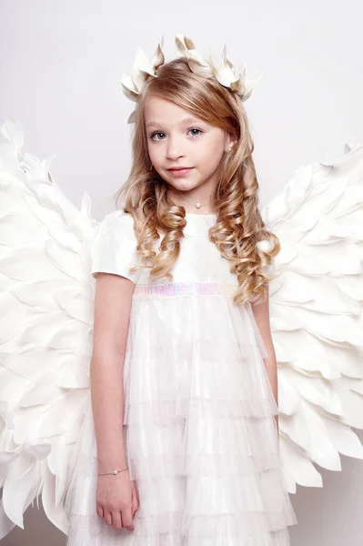 Linda bonequinha angelical Stock Photos, Royalty Free Linda bonequinha ...