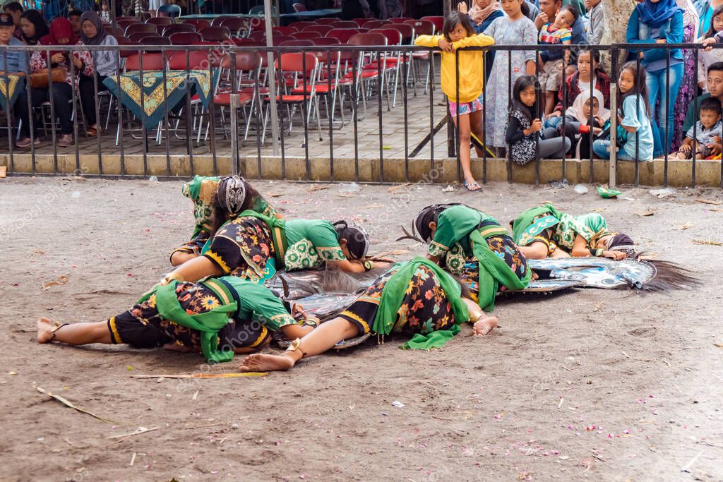 Jathilan Dance For 56 Hours Without Stop Breaking the MURI Record, una ...