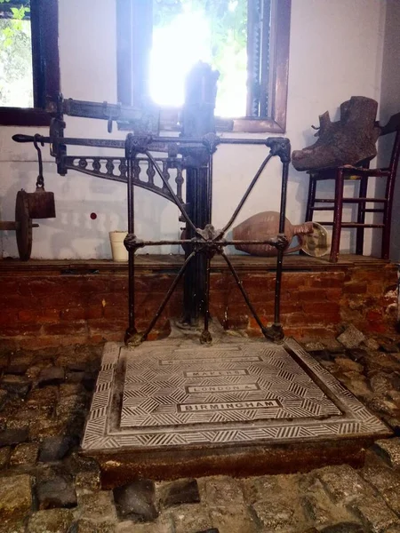 Museo de los restos de la guerra Stock Photos, Royalty Free Museo de ...