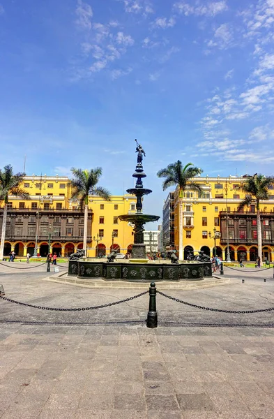 Plaza mayor de mexico Stock Photos, Royalty Free Plaza mayor de mexico Images | Depositphotos