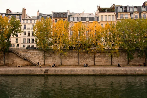 Seine riverbank Stock Photos, Royalty Free Seine riverbank Images | Depositphotos