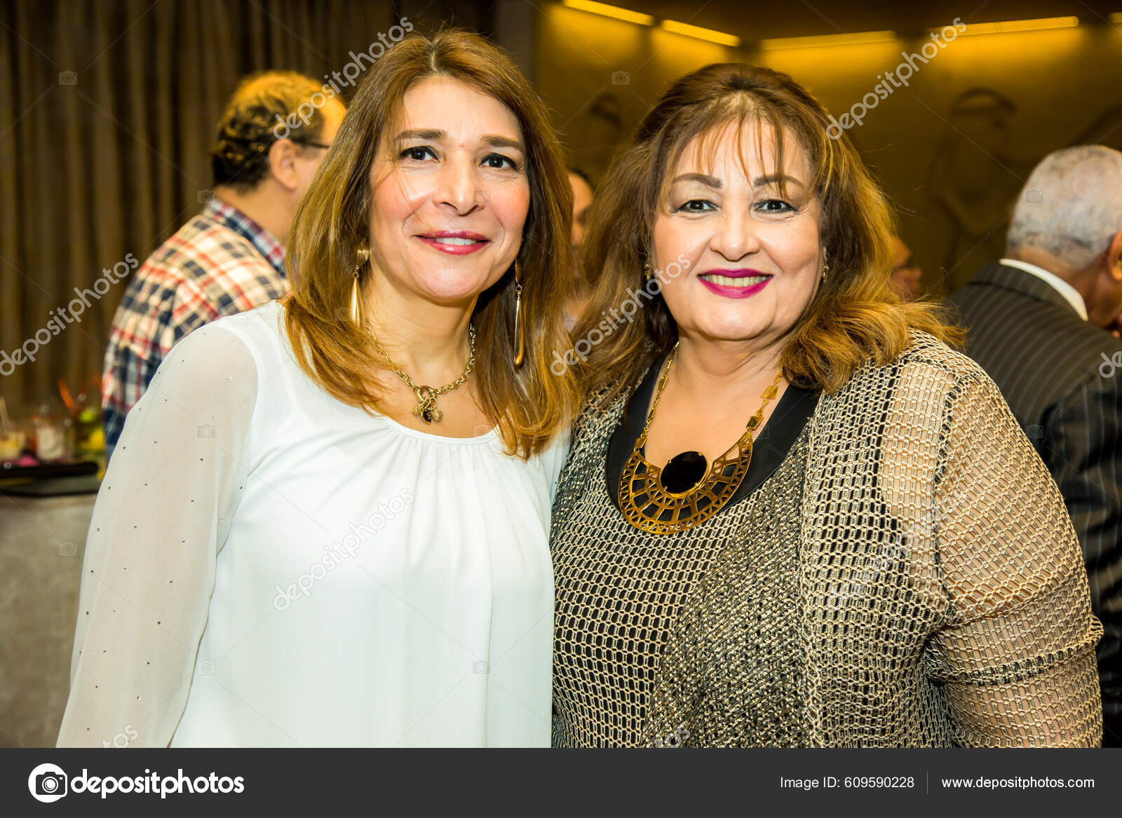 Editorial Pic Zahi Hawass Sahar Saleem Book Scanning Pharaohs Signing ...