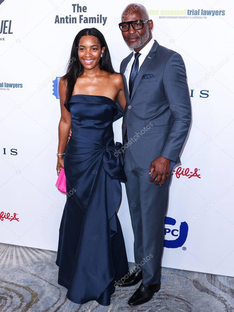 Jeanette Hopkins and husband/American former professional boxer Bernard ...